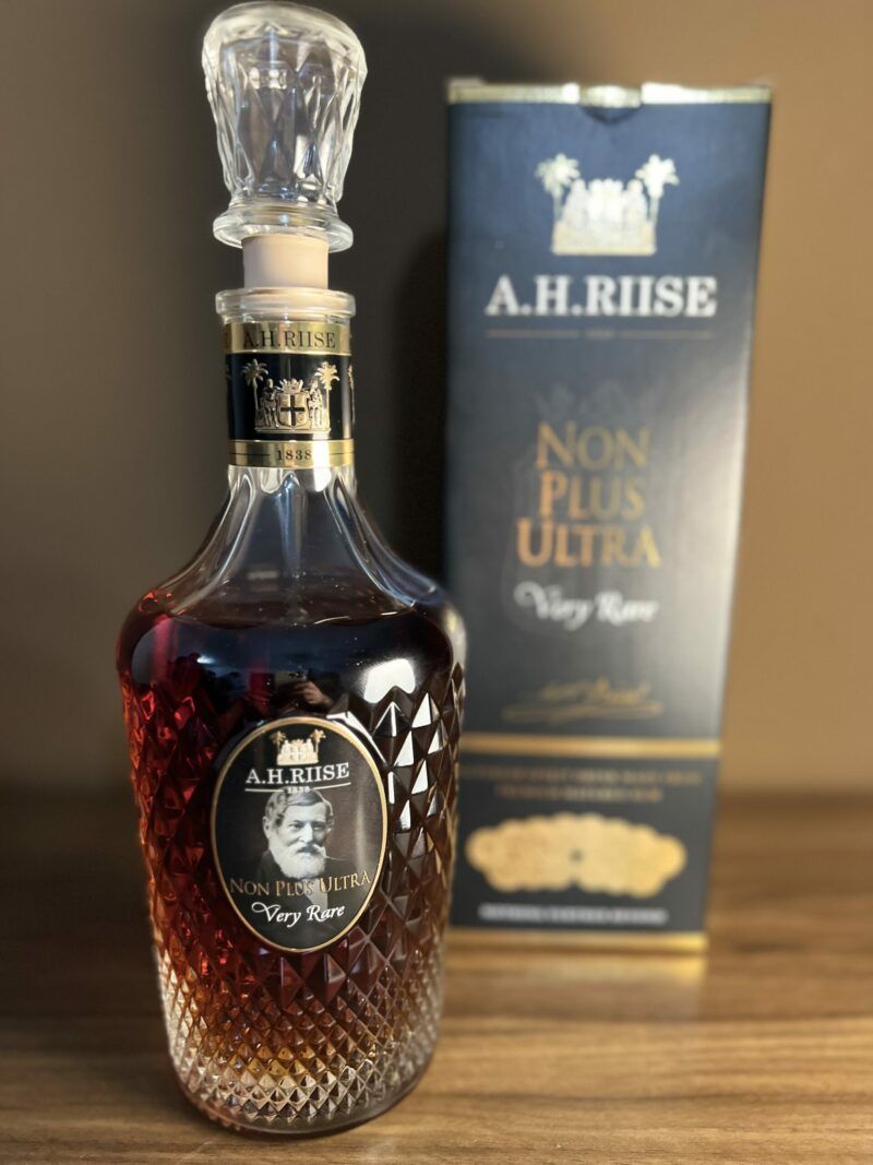 A.H. Riise Non Plus Ultra - ultra prémiový rum - Trunk.sk
